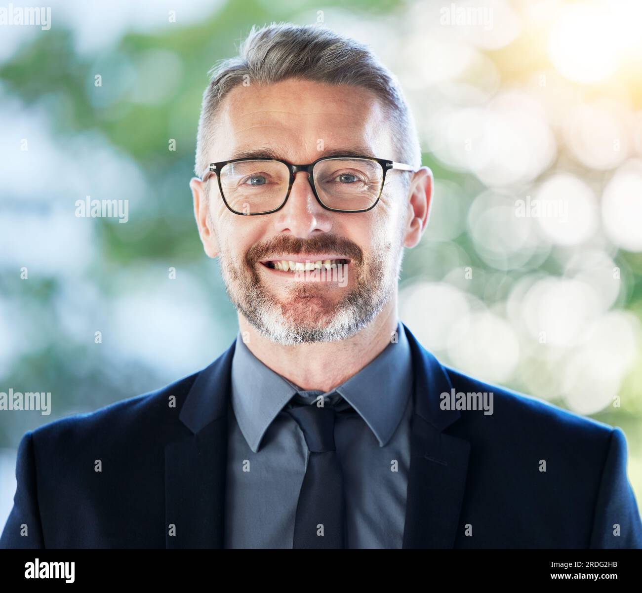 Salesman senior face to face hi-res stock photography and images - Alamy