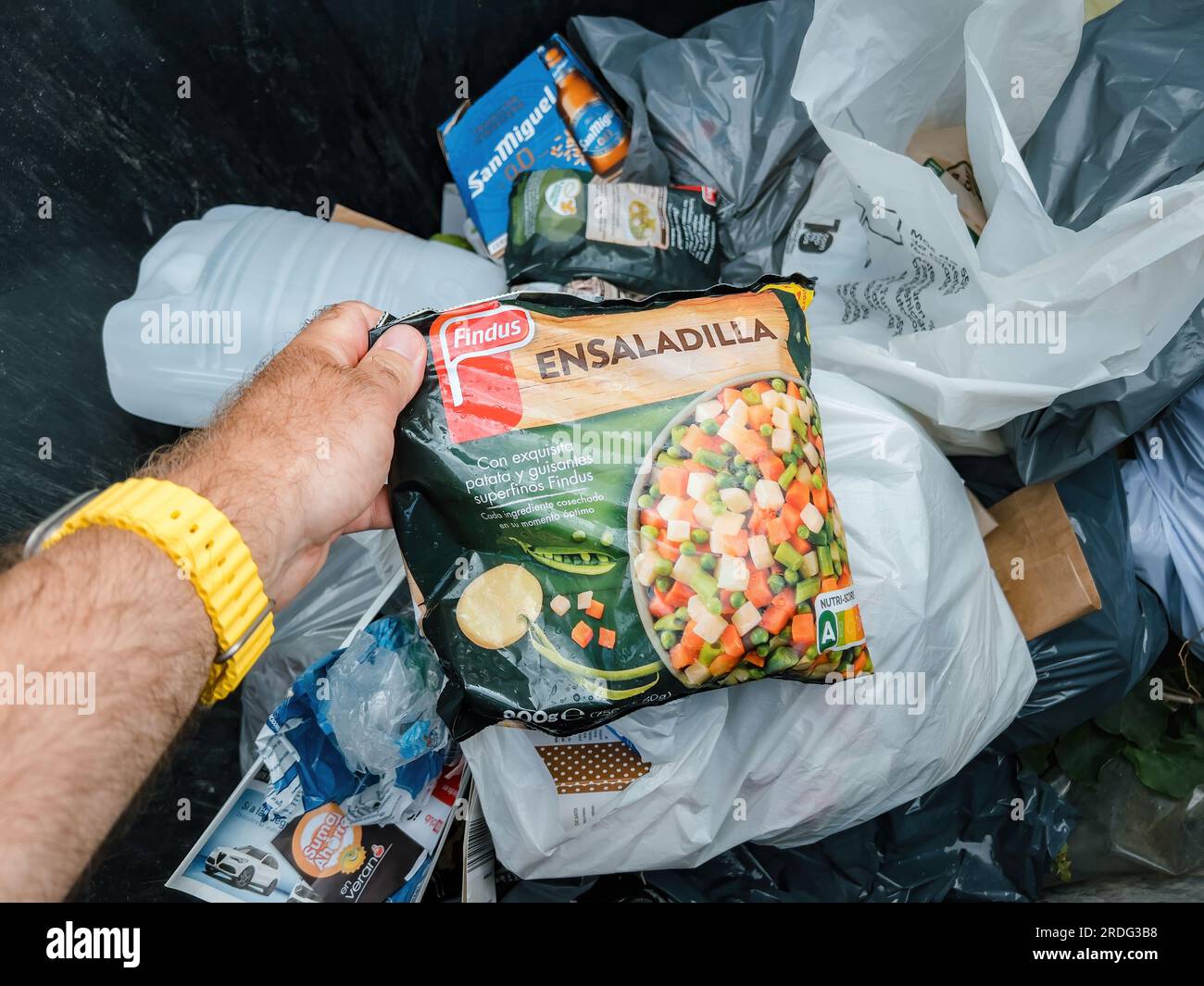 Waste food garbage cabbage hi-res stock photography and images - Alamy