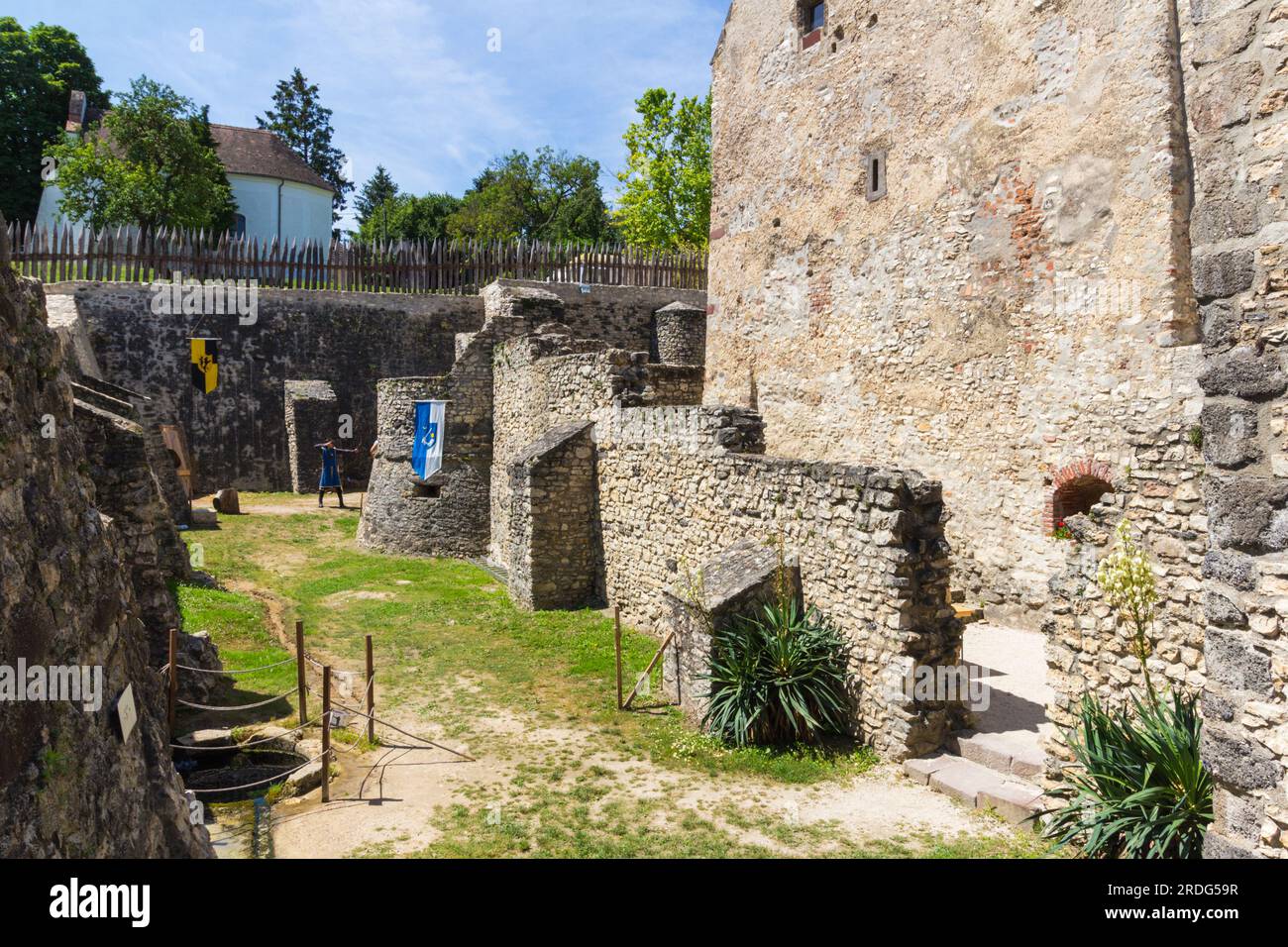 14th century archer hi-res stock photography and images - Alamy