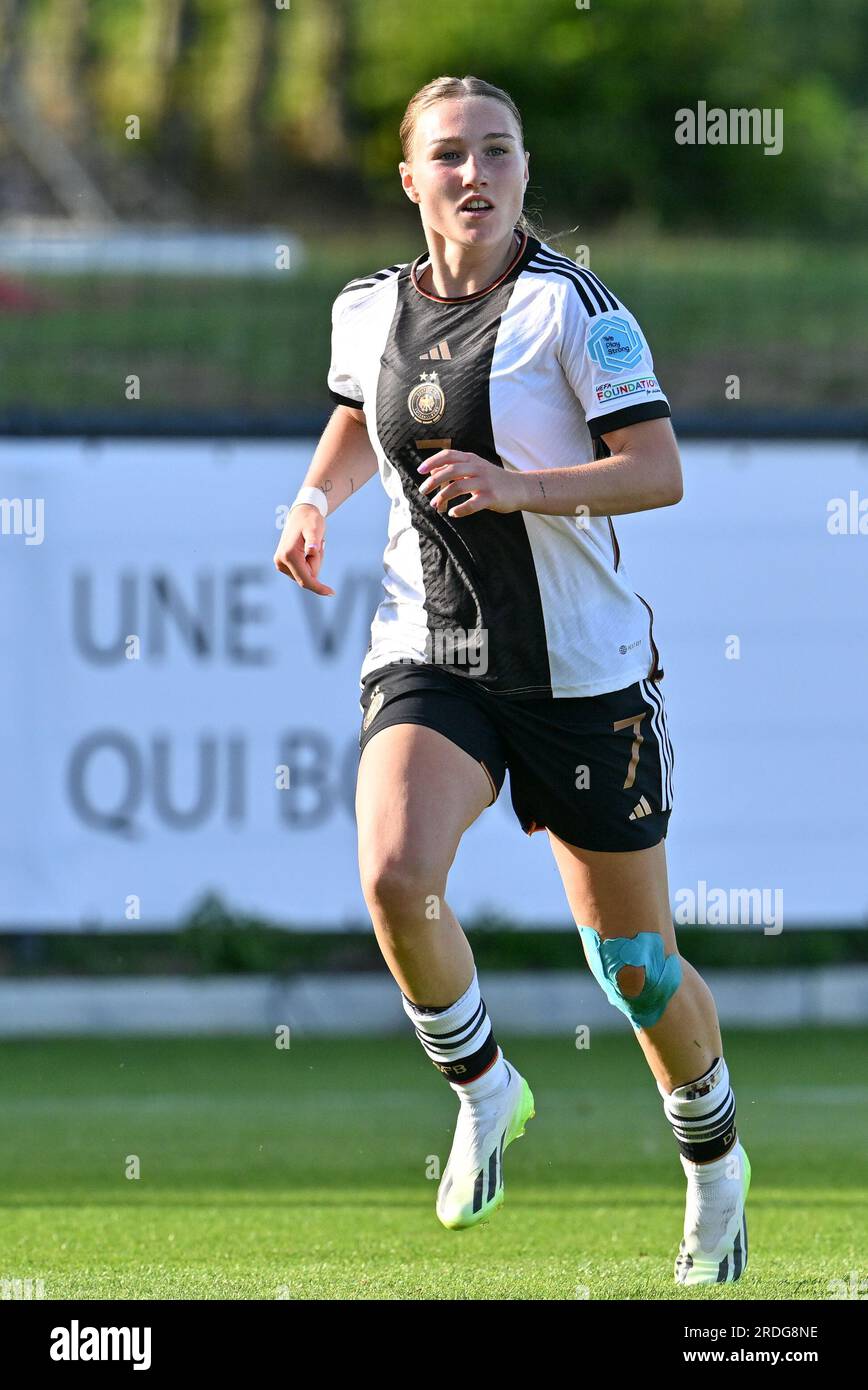 Sophie nachtigall hi-res stock photography and images - Alamy