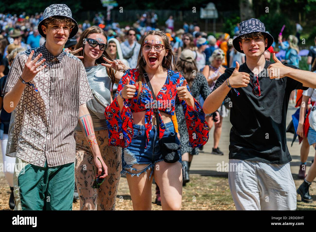 Henham Park, Suffolk, UK. 21st July, 2023. People head in to the main ...