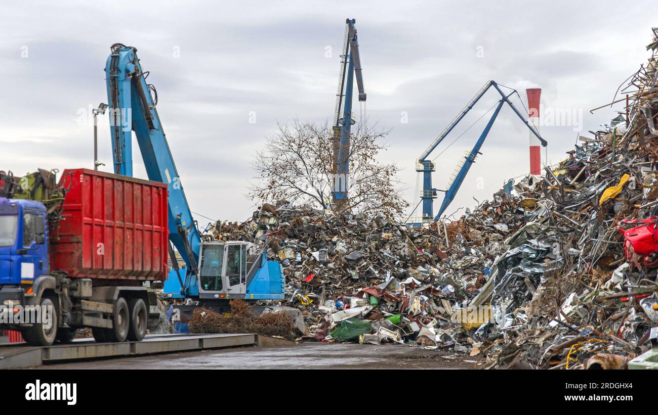 Wrecking environment hi-res stock photography and images - Alamy