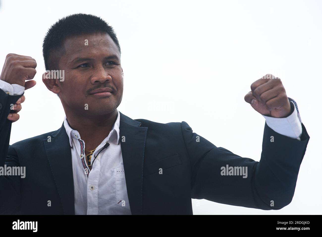 Buakaw Banchamek, Thai boxer poses for a photo during a press ...