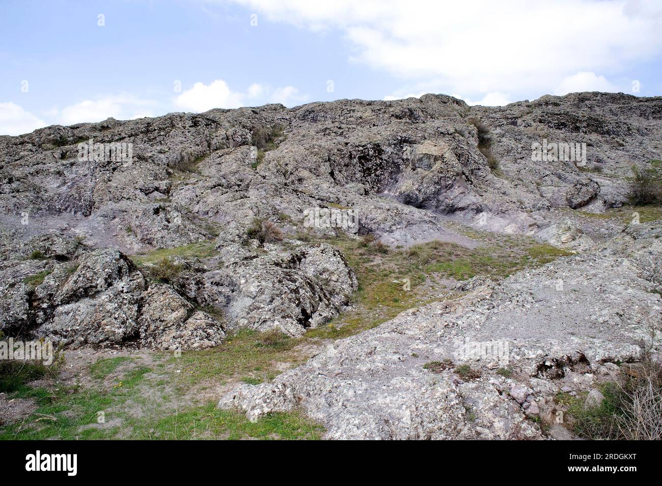 Andesite is a volcanic or extrusive rock with aphanitic or porphyritic ...