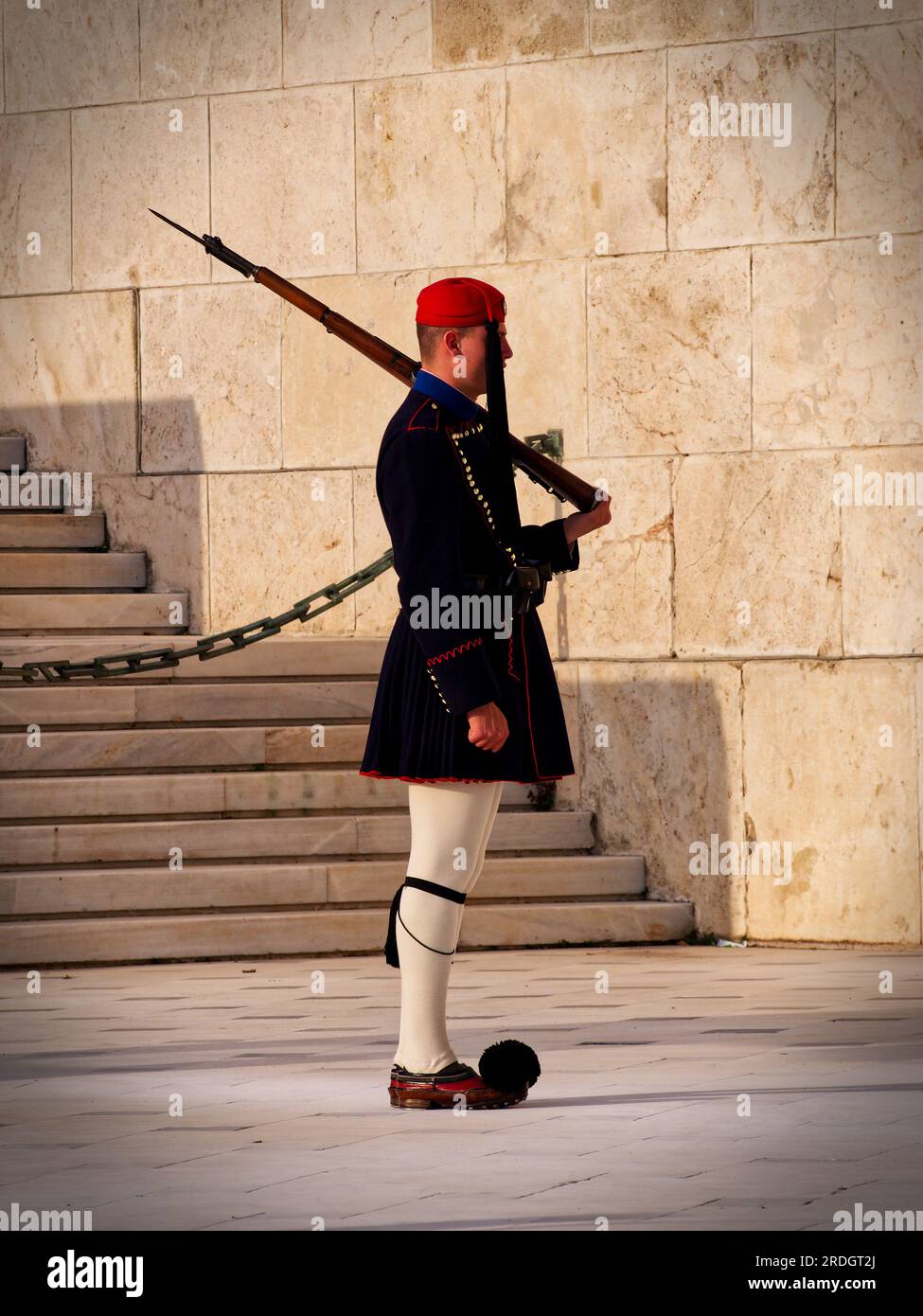 Evzonas in greek parliament, Athens, Greece Stock Photo - Alamy