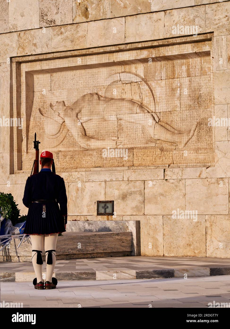 Evzonas in greek parliament, Athens, Greece Stock Photo - Alamy