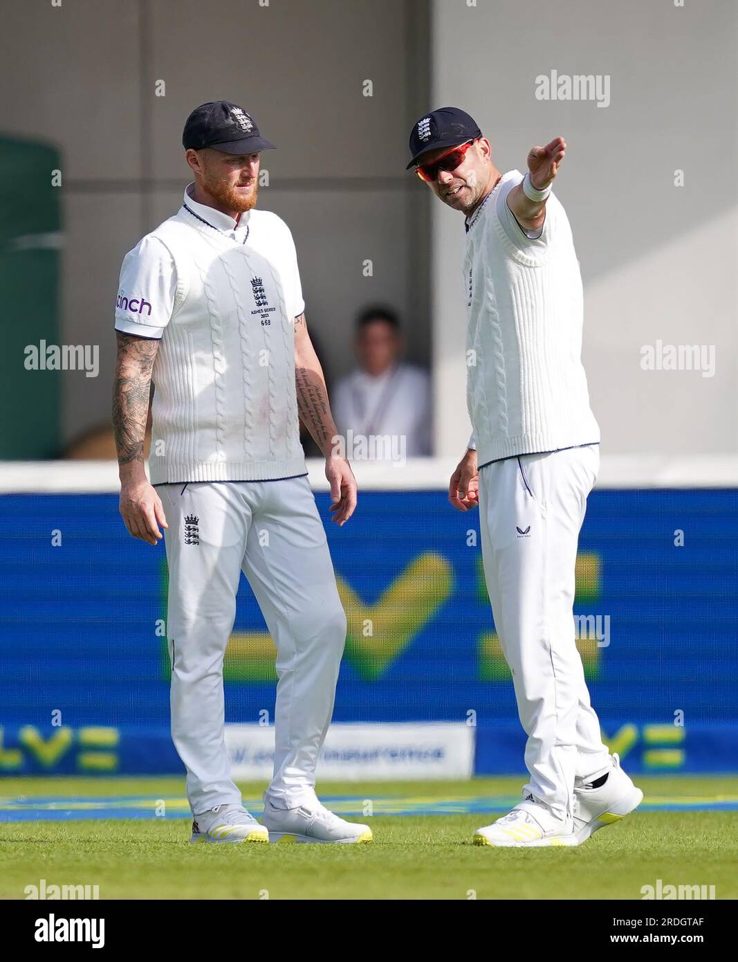 Team mate james anderson hi-res stock photography and images - Alamy