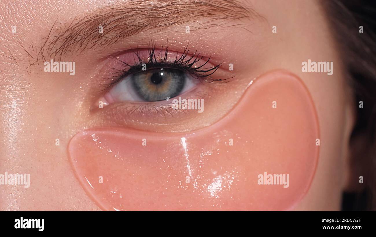 Hydrogel patches beauty treatment woman eye skin Stock Photo - Alamy