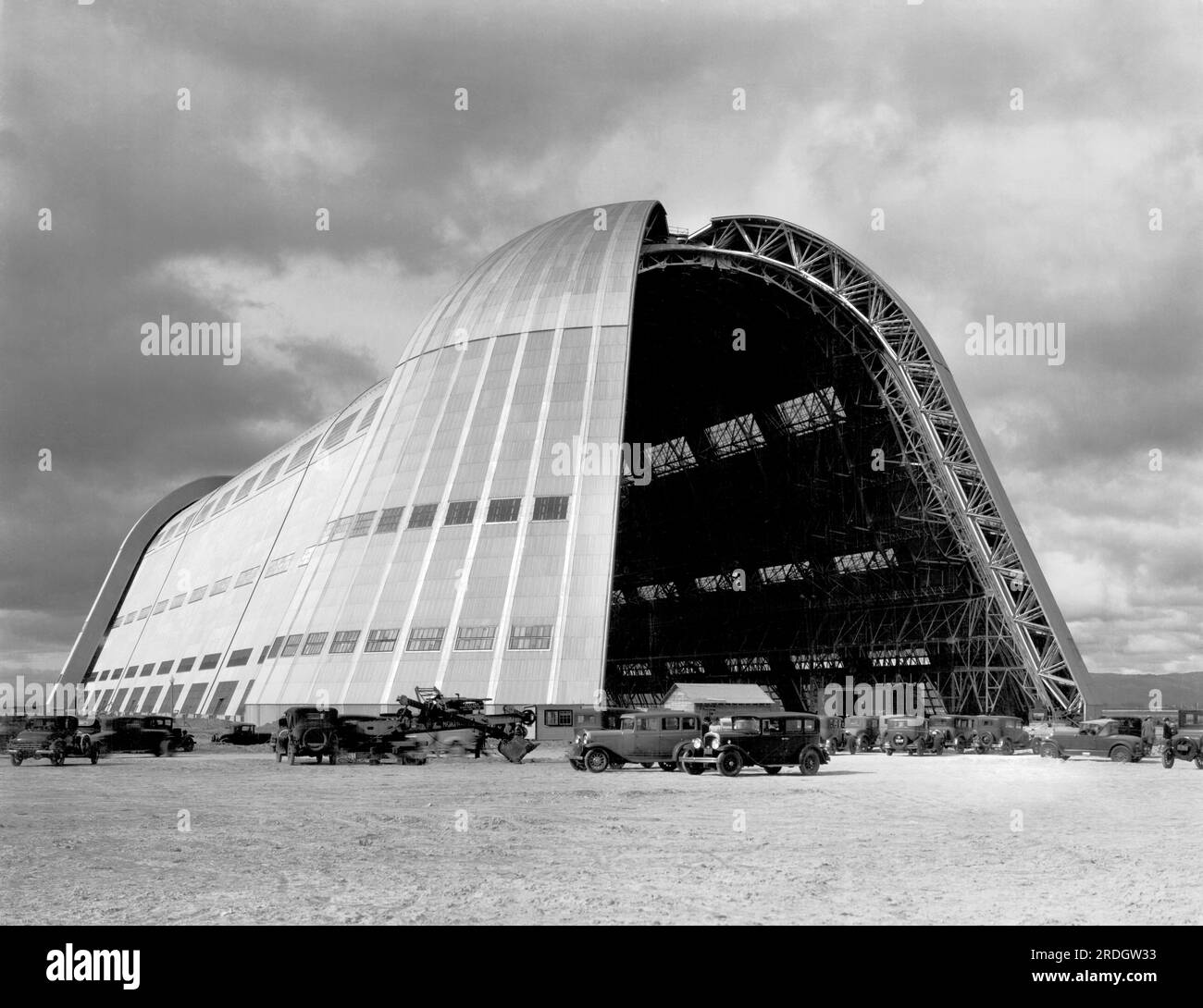Mountain View, California: c. 1935 The dirigible Hangar One at Moffett ...