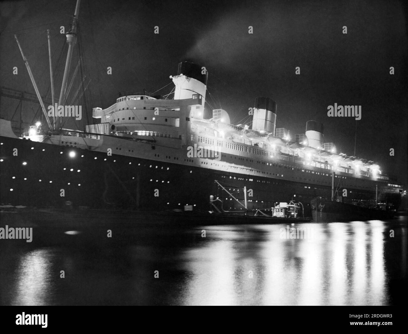 New York, New York: November 24, 1936 A nighttime view of the S.S ...