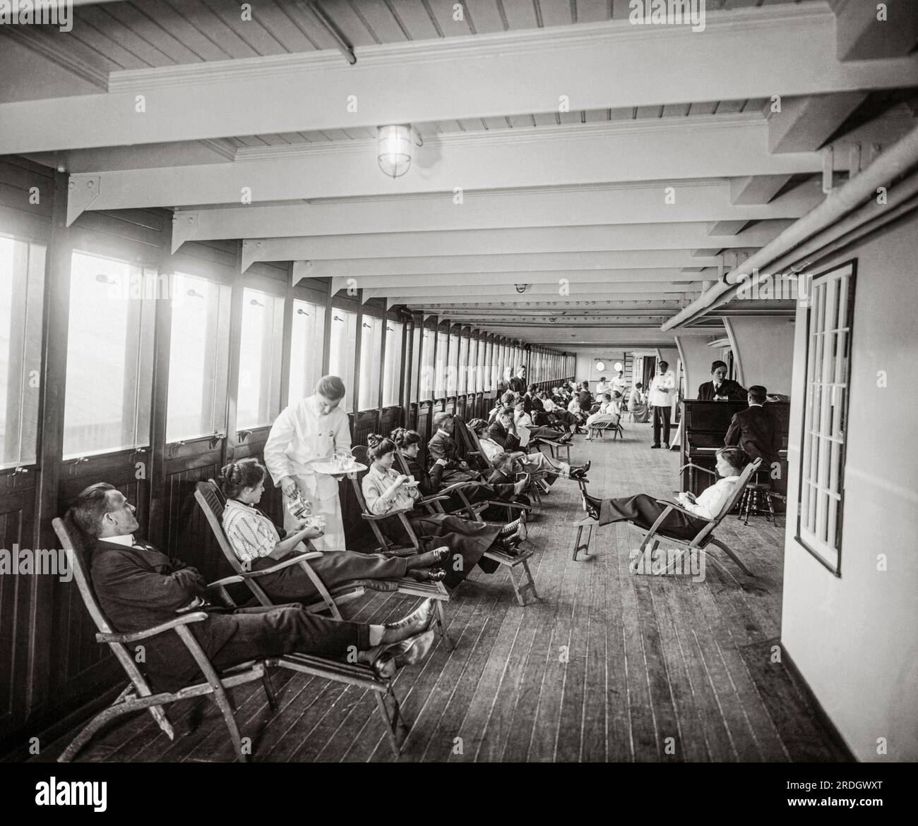 San Francisco, California: c. 1915 Passengers on the twin "Palaces of ...