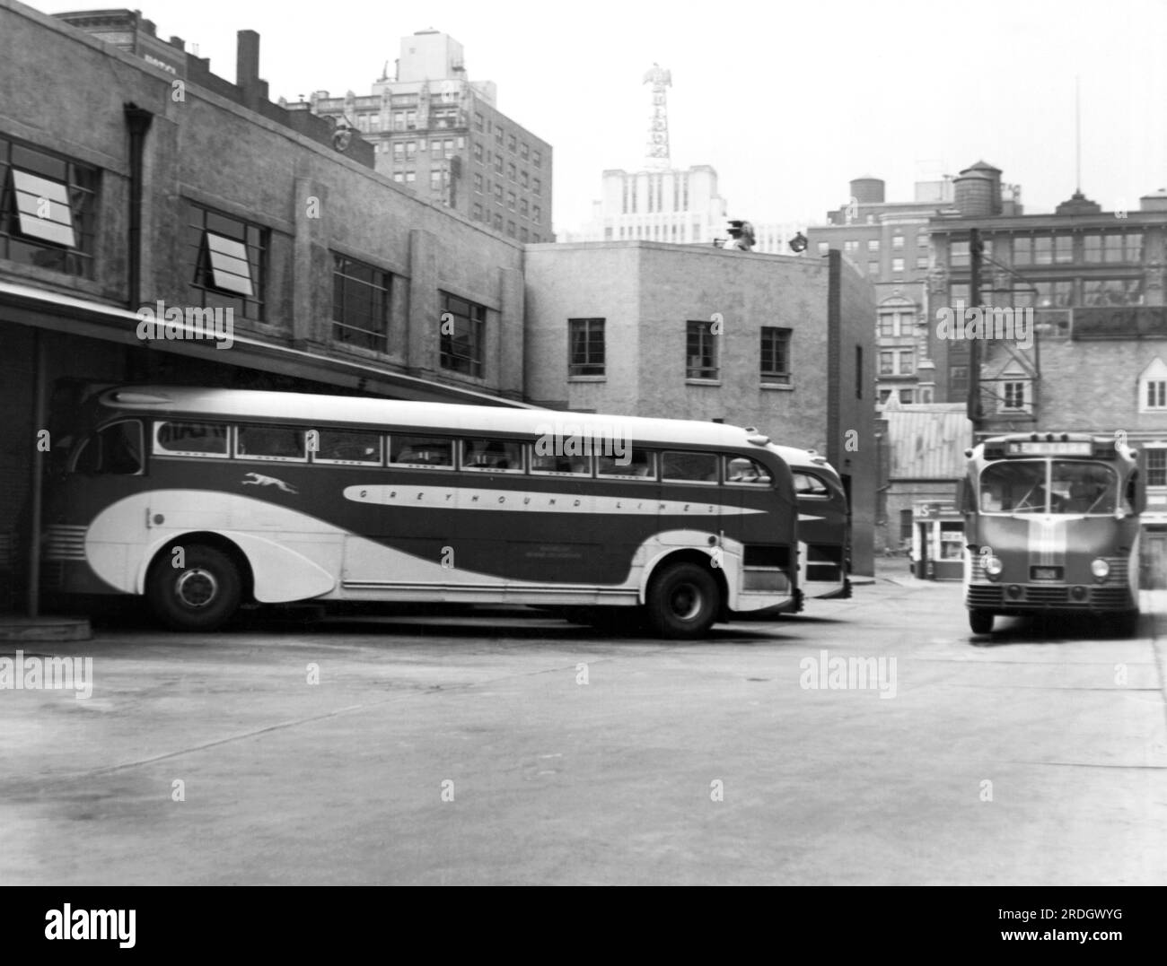 Greyhound bus 1930s hi-res stock photography and images - Alamy