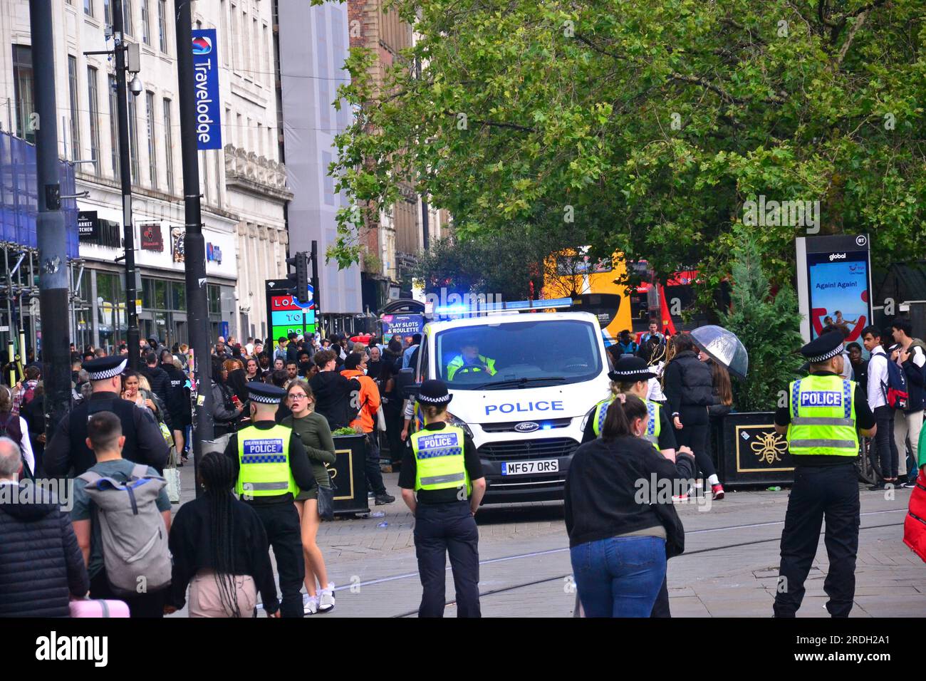 Market street metrolink tram stop hi-res stock photography and images ...