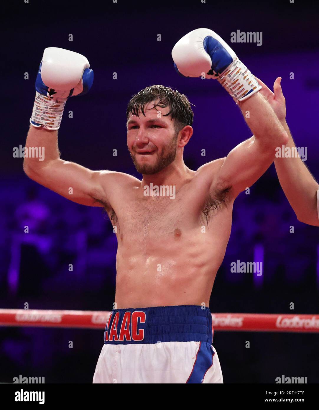 Isaac Lowe celebrates beating Jonathan Santana in their Featherweight ...