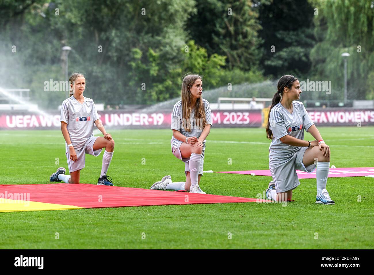 Womenseuro hi-res stock photography and images - Alamy