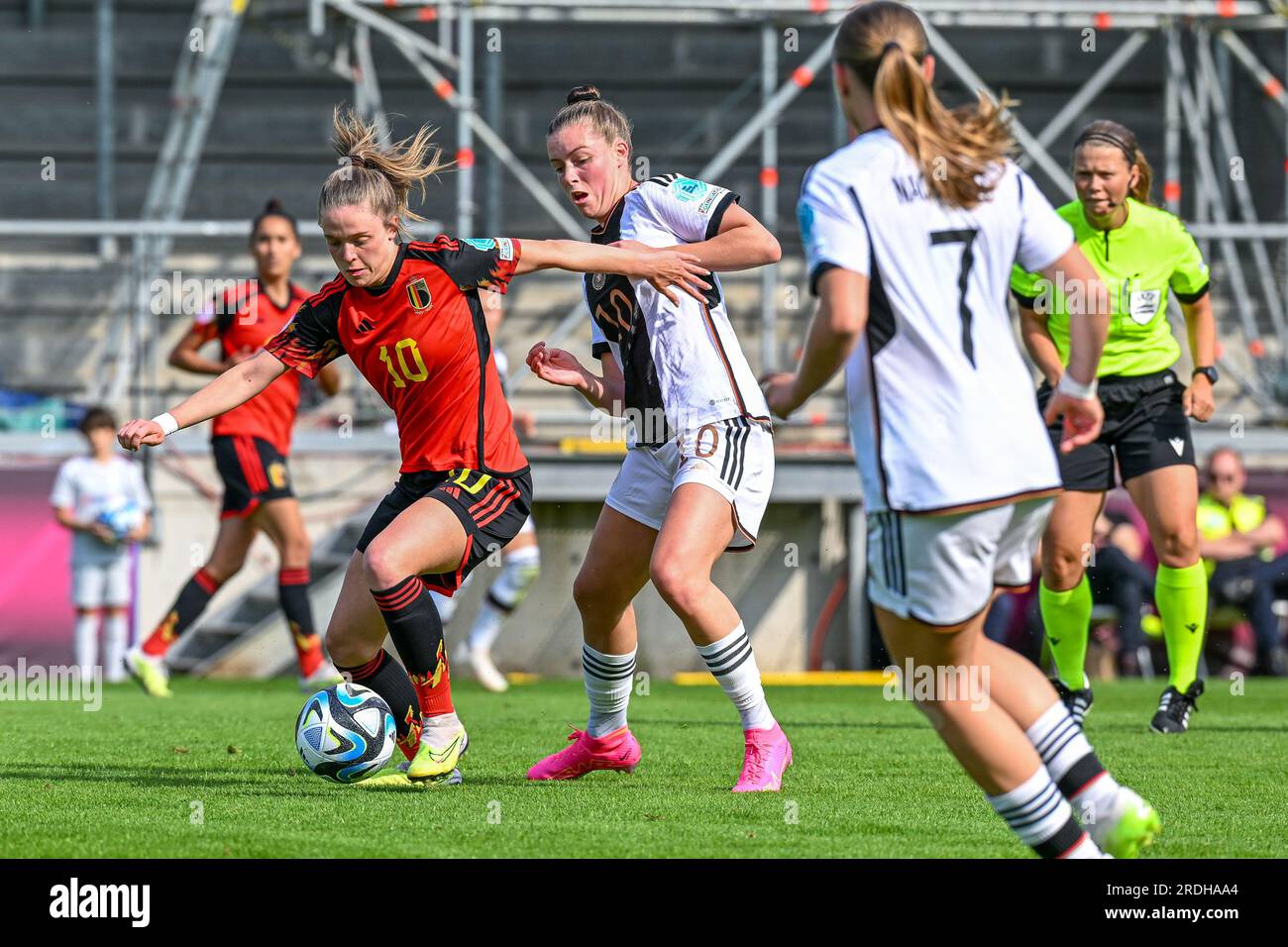 Vrouwenvoetbal hi-res stock photography and images - Alamy