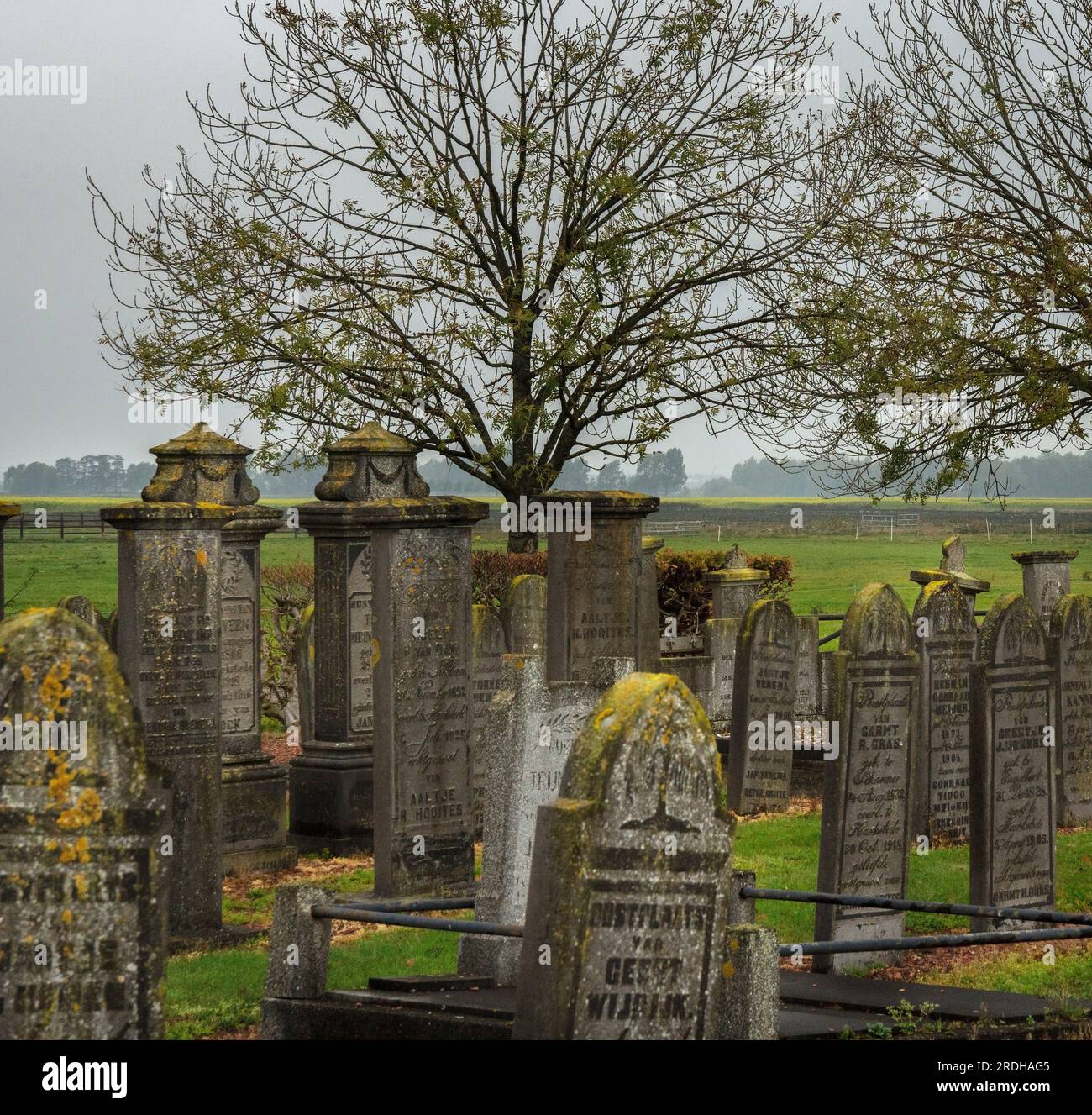 Dutch cemetery graves graveyard hi-res stock photography and images - Alamy