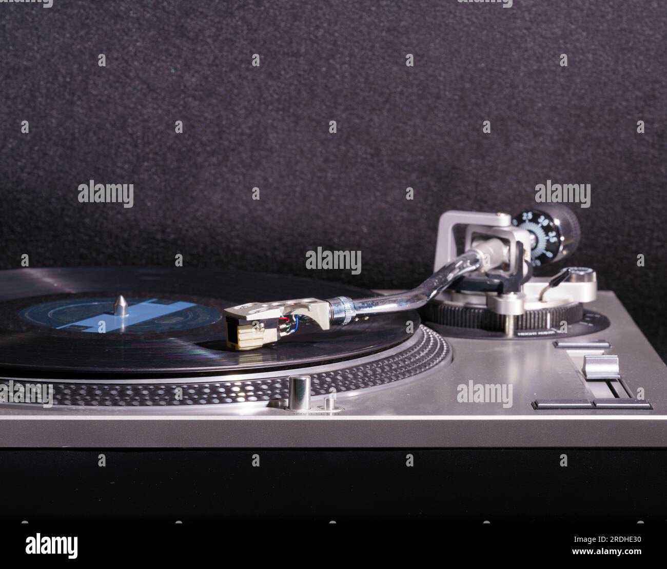 Old school record player hi-res stock photography and images - Alamy