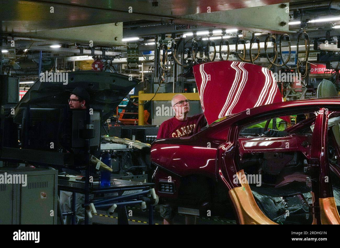 Brampton, Can. 21st July, 2023. Cars pass along the assembly line at ...