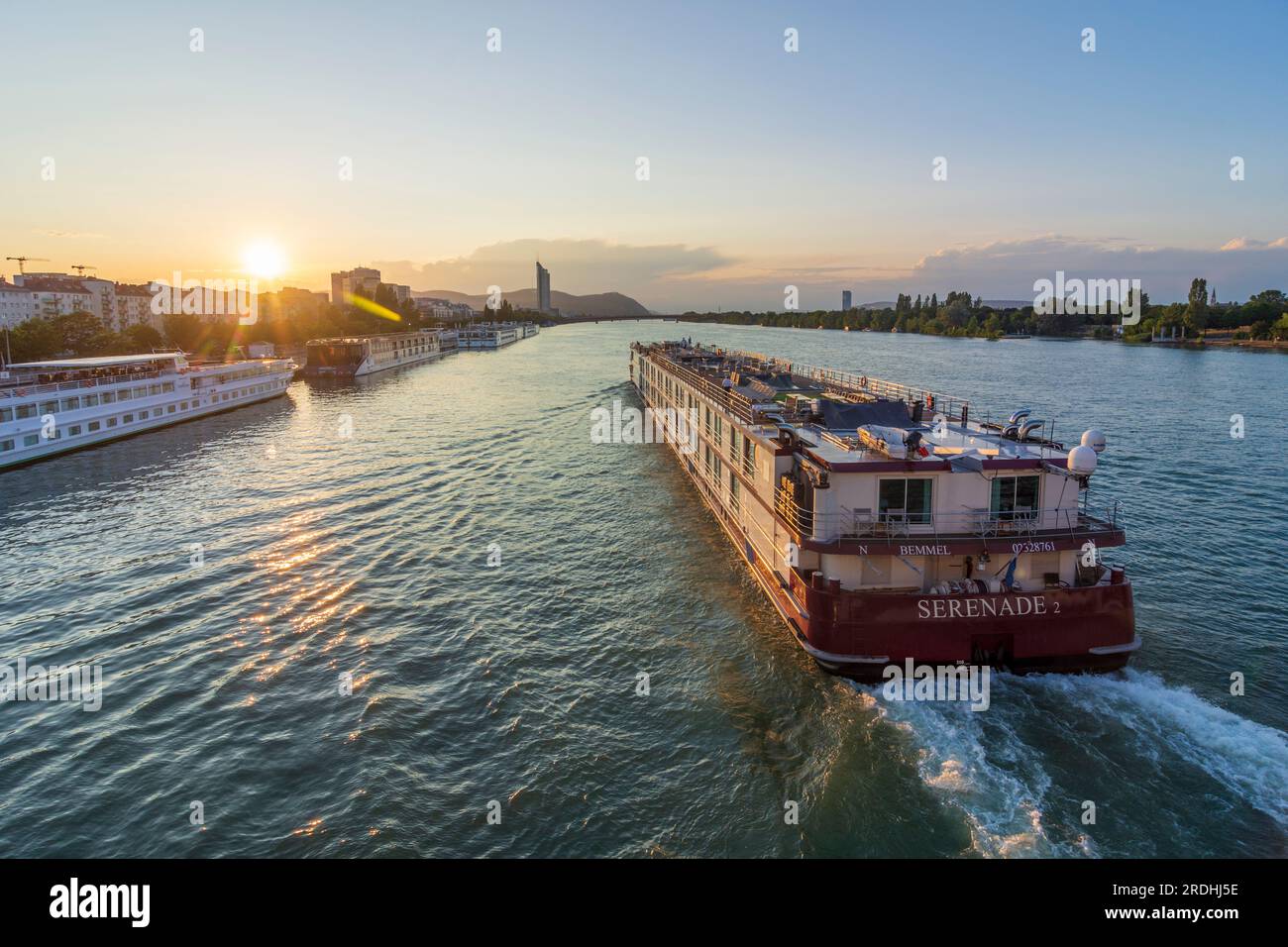 Vienna: river Donau (Danube), cruise ships at cruise ship terminal ...