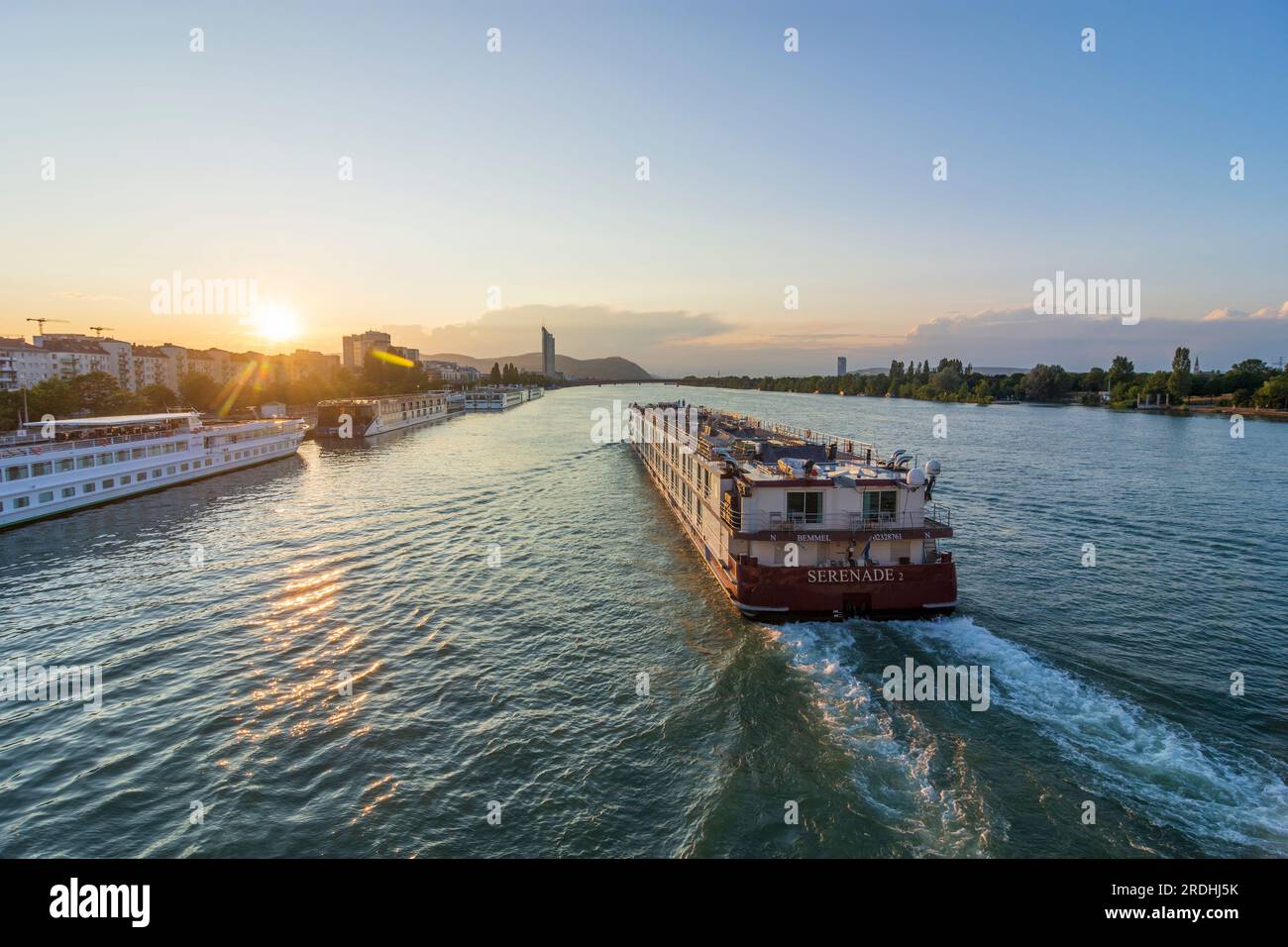 Vienna: river Donau (Danube), cruise ships at cruise ship terminal ...