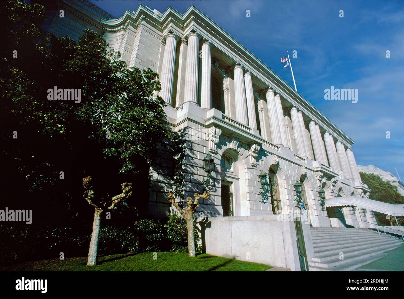 San francisco opera house hi-res stock photography and images - Alamy