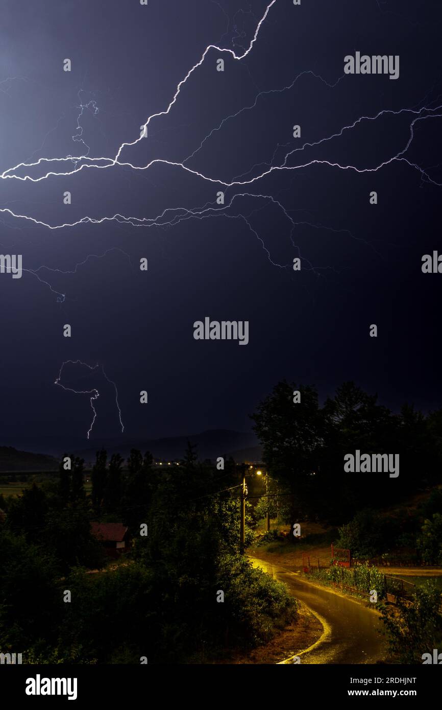 Fork lightning hi-res stock photography and images - Alamy
