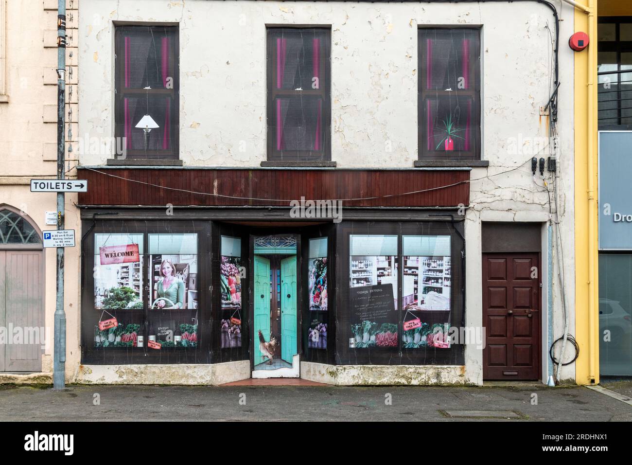 Village shops closed uk hi-res stock photography and images - Alamy