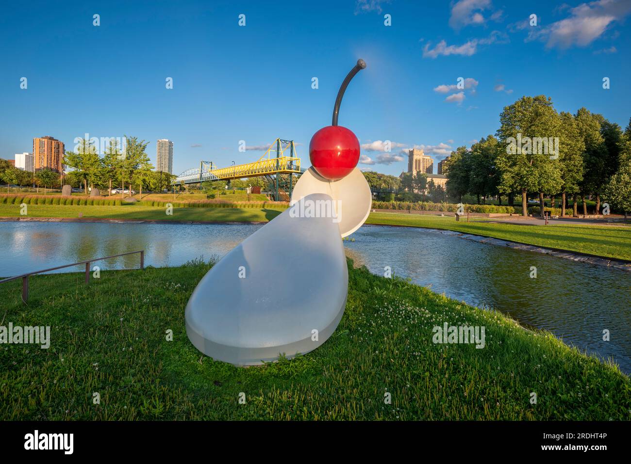 Spoon bridge sculpture hi-res stock photography and images - Alamy