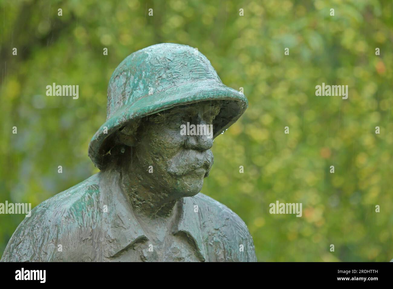 Monument and sculpture of Albert Schweitzer by Gerhard Geyer ...