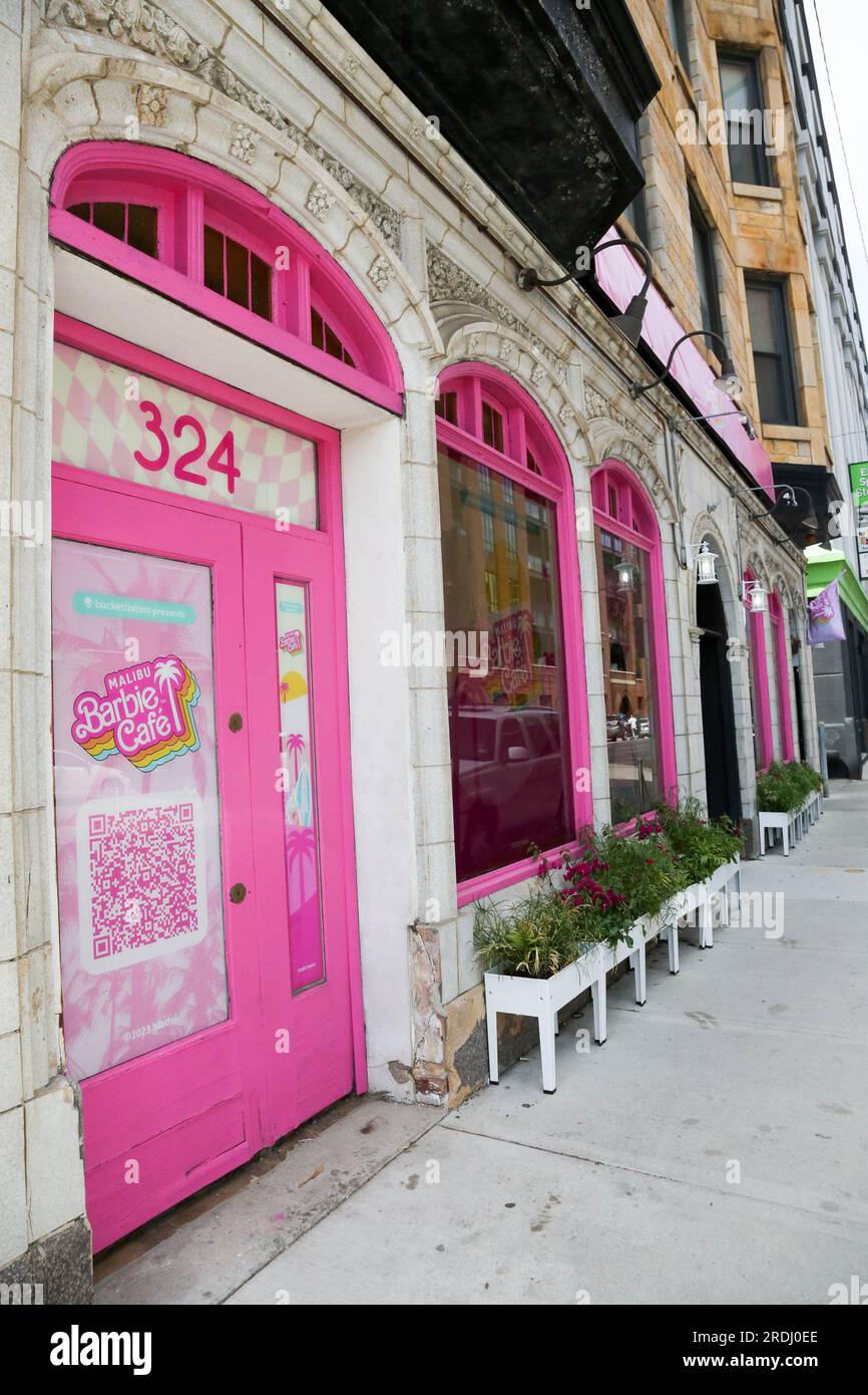 The colorful exterior of the newly opened Malibu Barbie Café Chicago ...