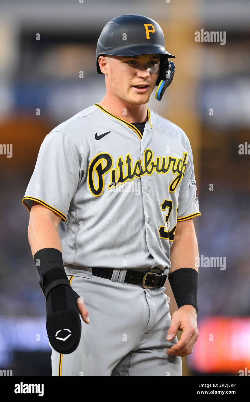LOS ANGELES, CA - JULY 05: Pittsburgh Pirates right fielder Henry Davis ...