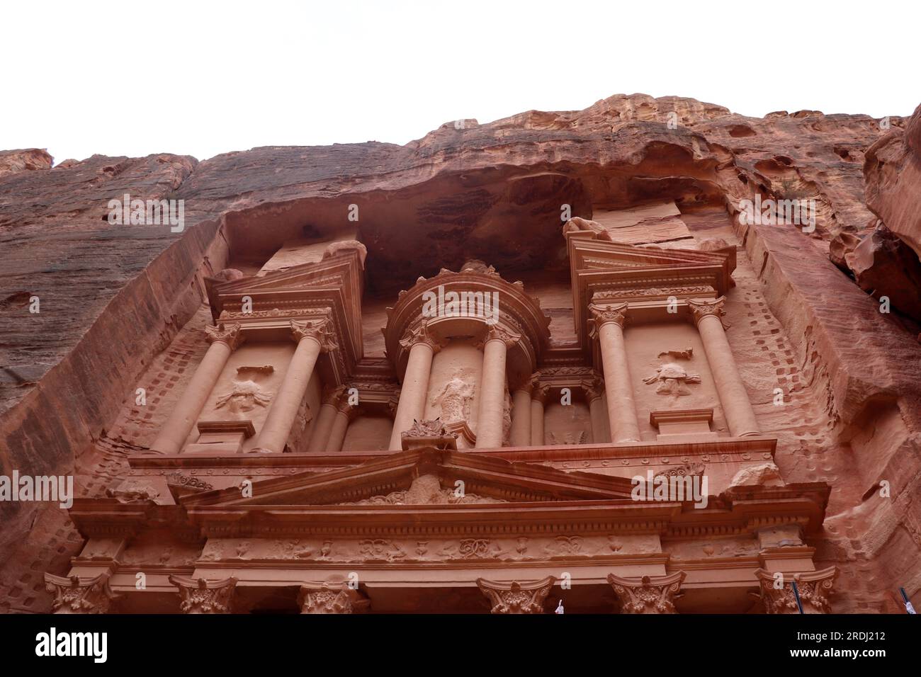 Petra, Jordan : The Treasury in Petra (Nabateans city) old pink rock ...