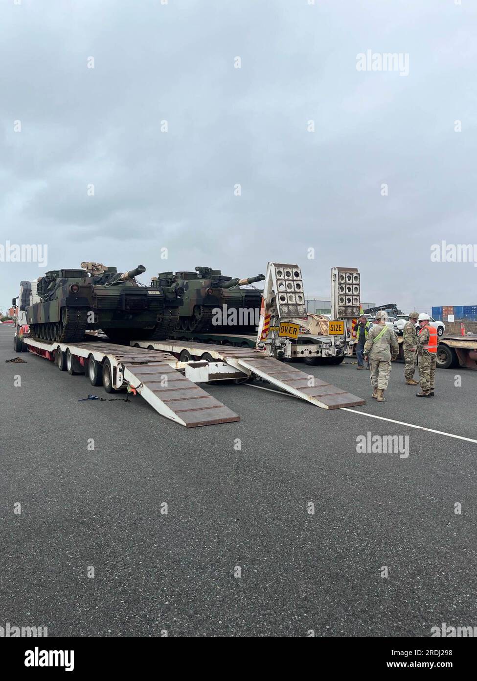 Tanks from Comanche Company, 4th Battalion, 6th Infantry Regiment, 3rd ...