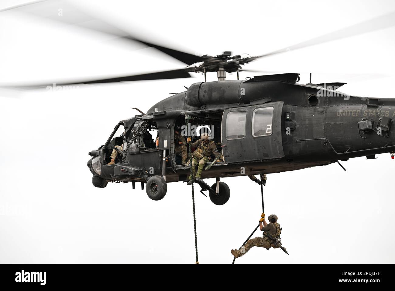 U.S. Soldiers assigned to the 7th Special Forces Group (Airborne ...