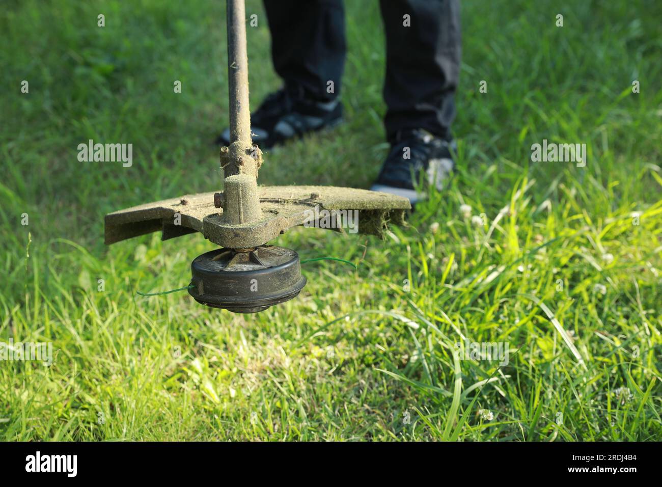 Electric trimmer garden string hi-res stock photography and images - Alamy