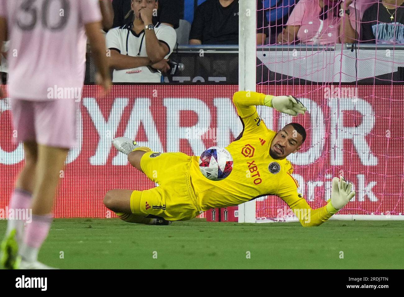 FORT LAUDERDALE, FL - JULY 21: Inter Miami goalkeeper Drake Callender ...