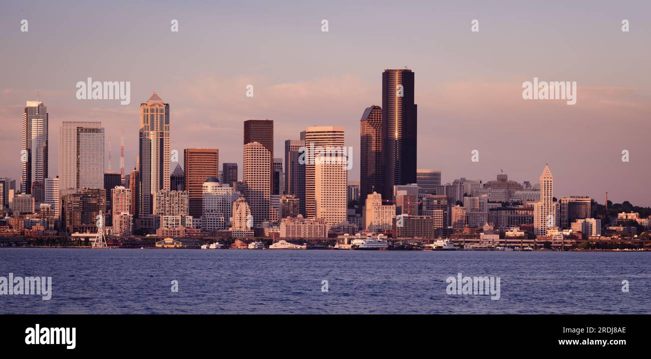 Seattle skyline from alki beach hi-res stock photography and images - Alamy