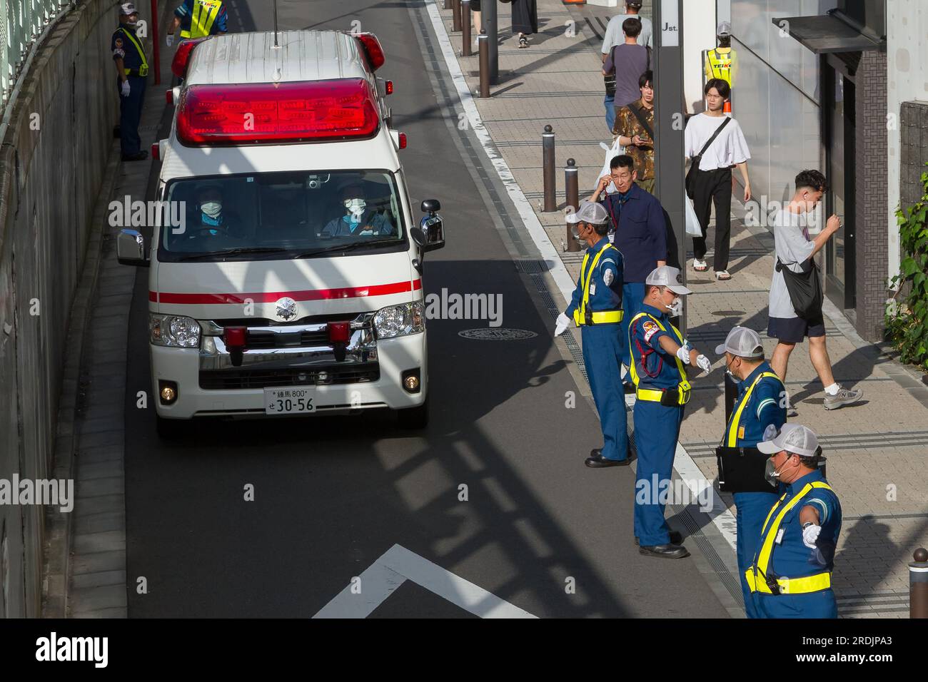A Japanese ambulance in a small street in Shinjuku, Tokyo, Japan Stock ...