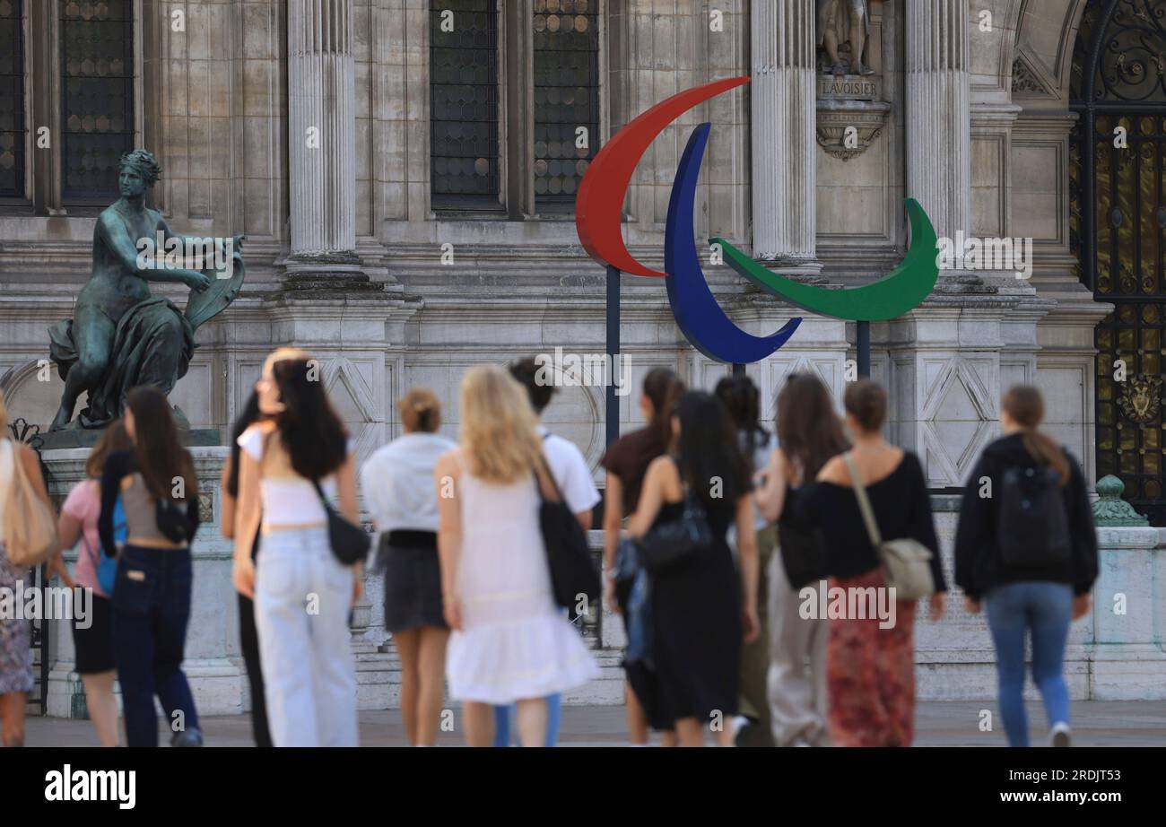 A photo shows the Paralympic symbols in front of Paris City Hall (Hôtel ...