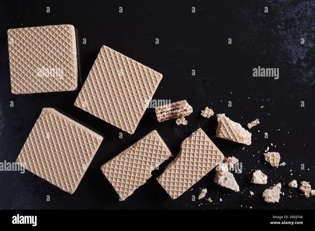 Broken chocolate wafers hi-res stock photography and images - Alamy
