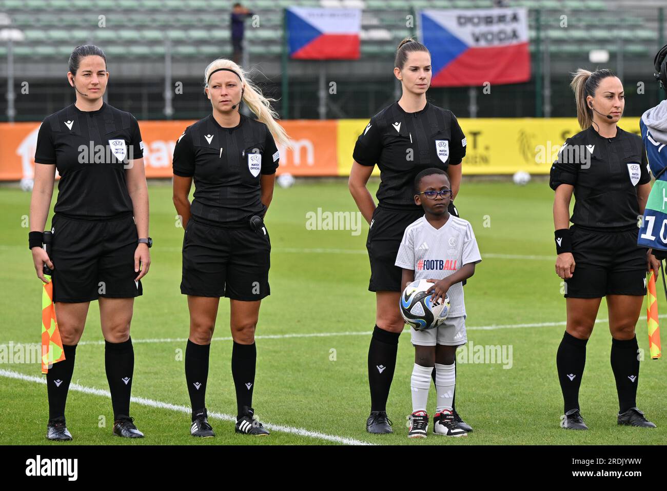 Female referees assistant hi-res stock photography and images - Alamy