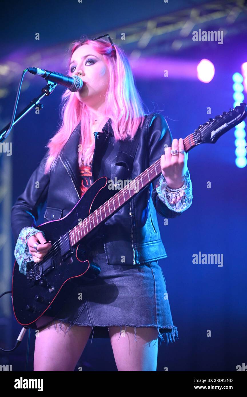 Lizzie esau hi-res stock photography and images - Alamy
