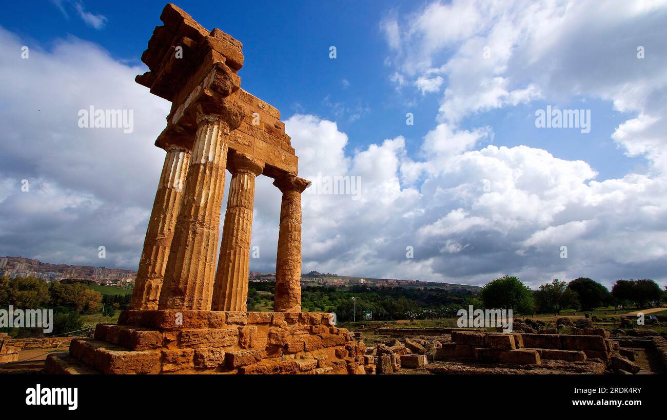 Super wide angle shot, columns, chapter, entablature, corner of a ...
