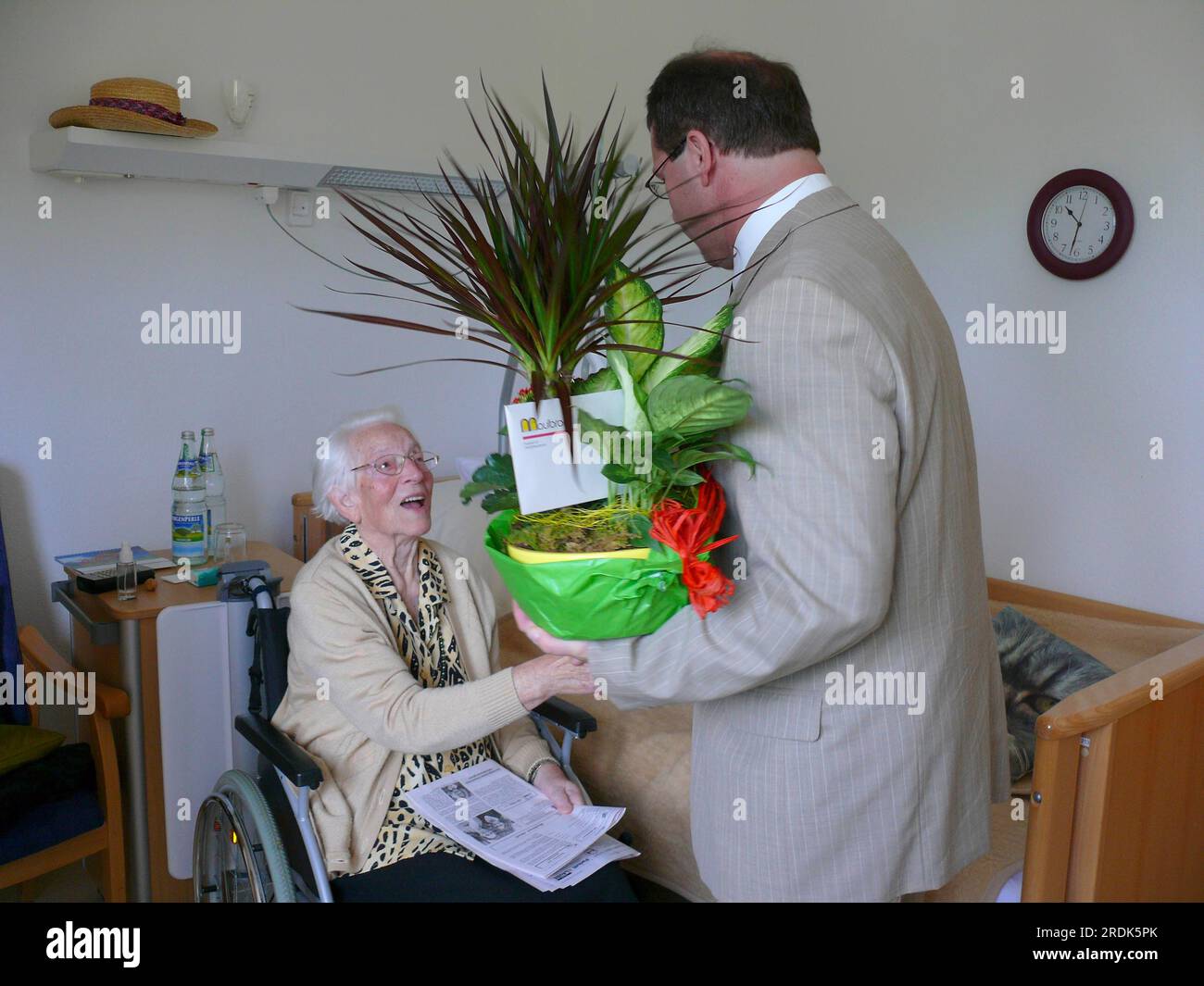 Congratulations on your birthday in a nursing home, old people's home ...