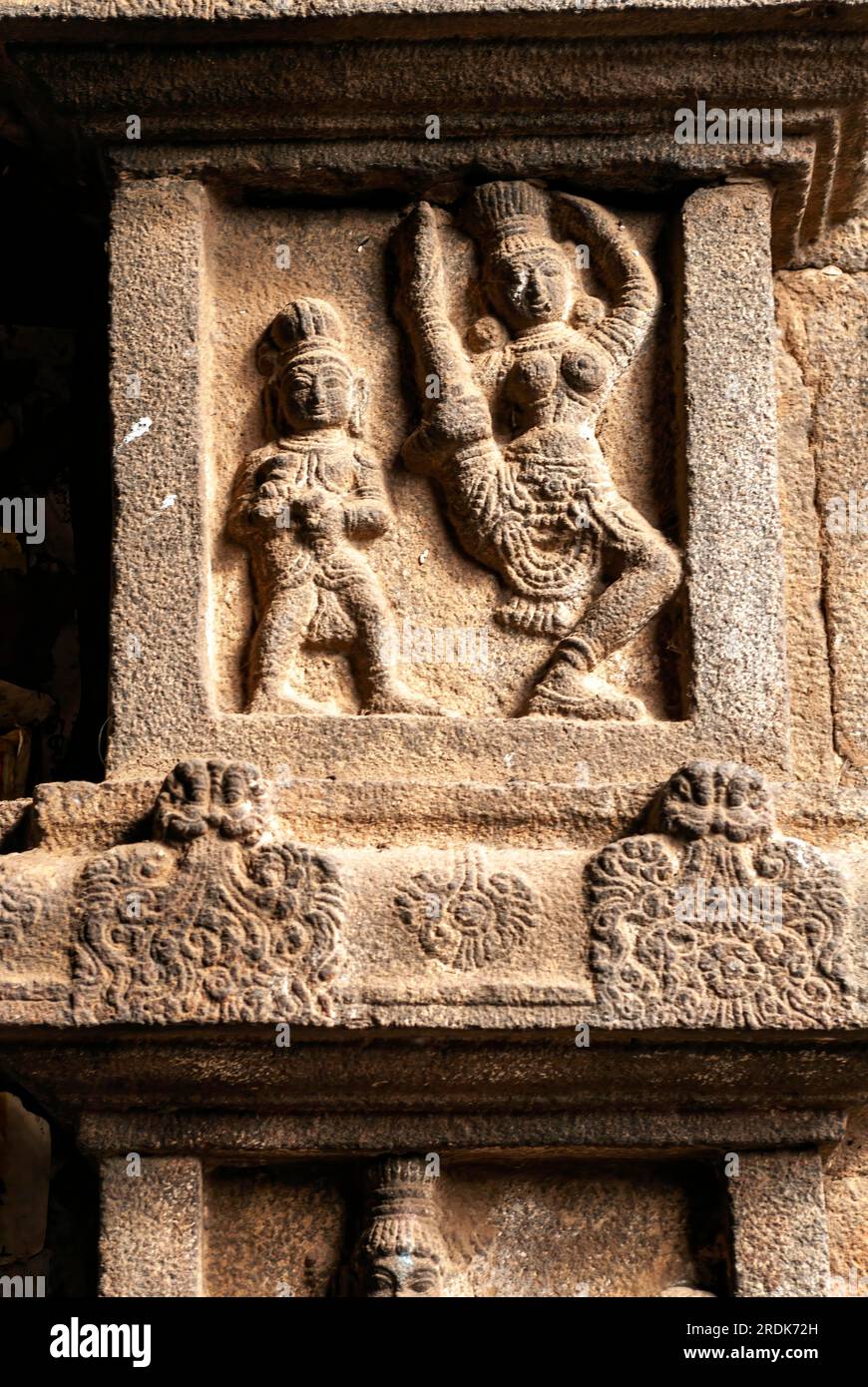 The gopura wall shows all 108 dance postures from the Natya Shastra in ...