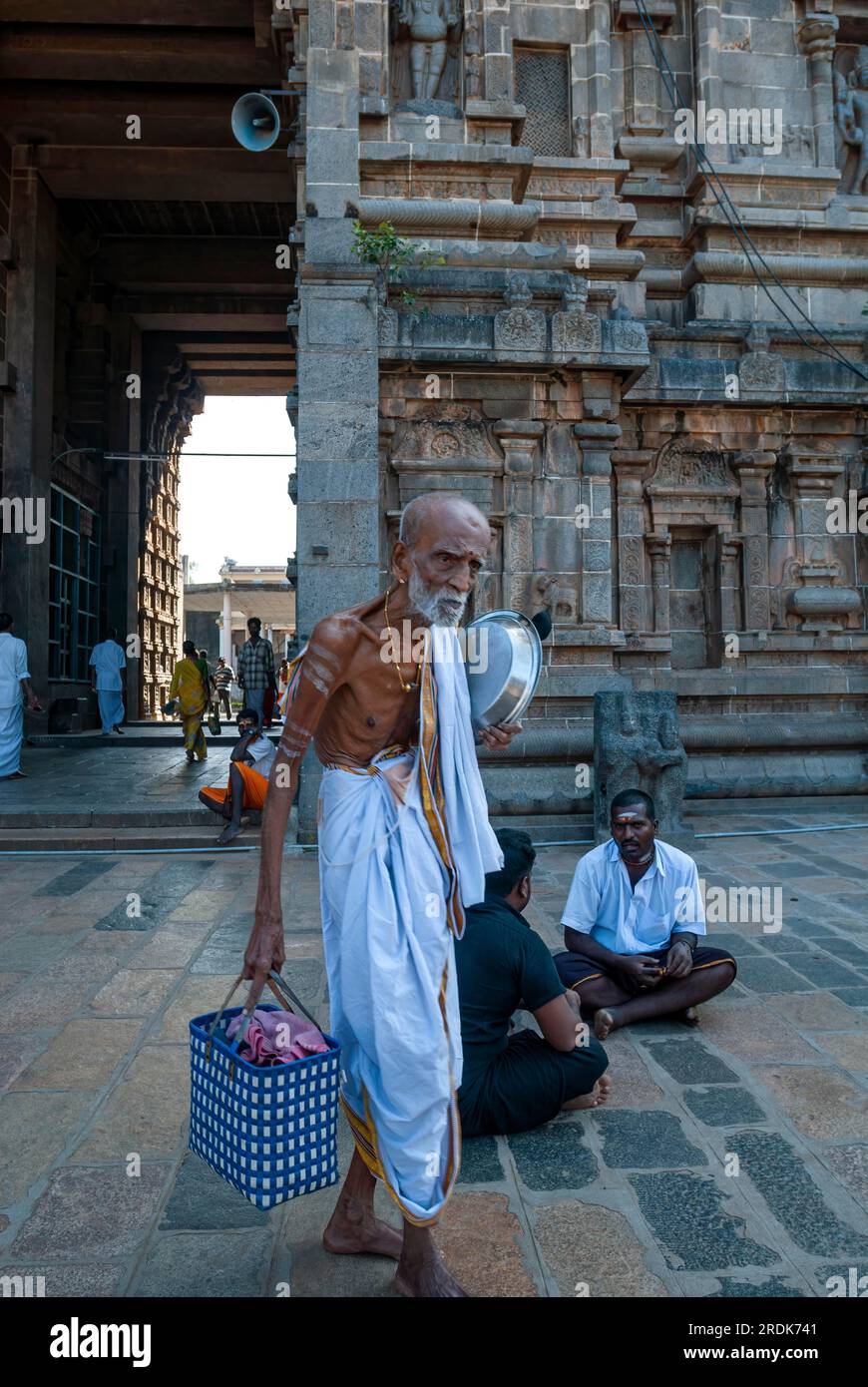 Priest in Thillai Nataraja temple, Chidambaram, Tamil Nadu, South India ...