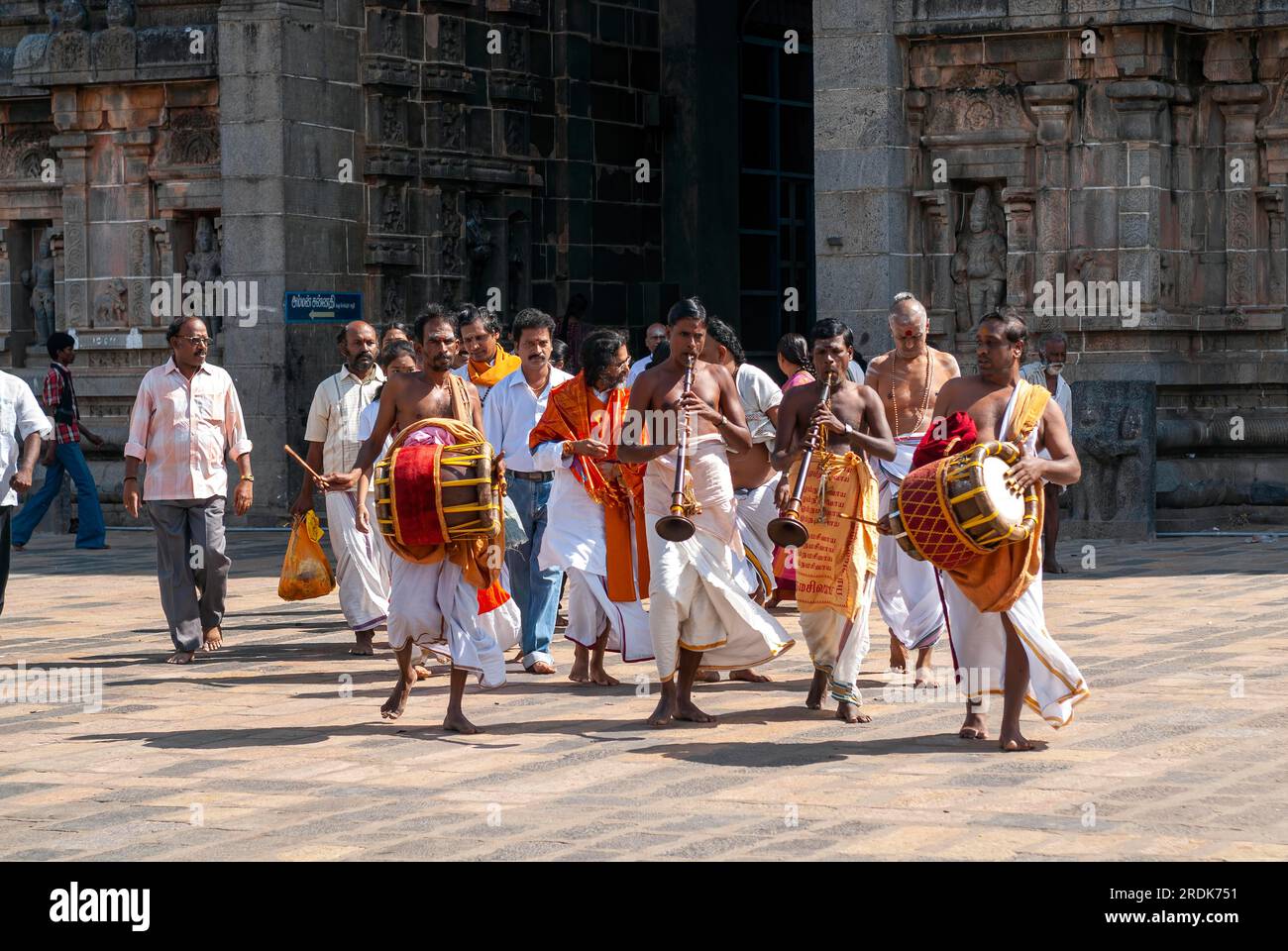 Temple musicians in Thillai Nataraja temple, Chidambaram, Tamil Nadu ...