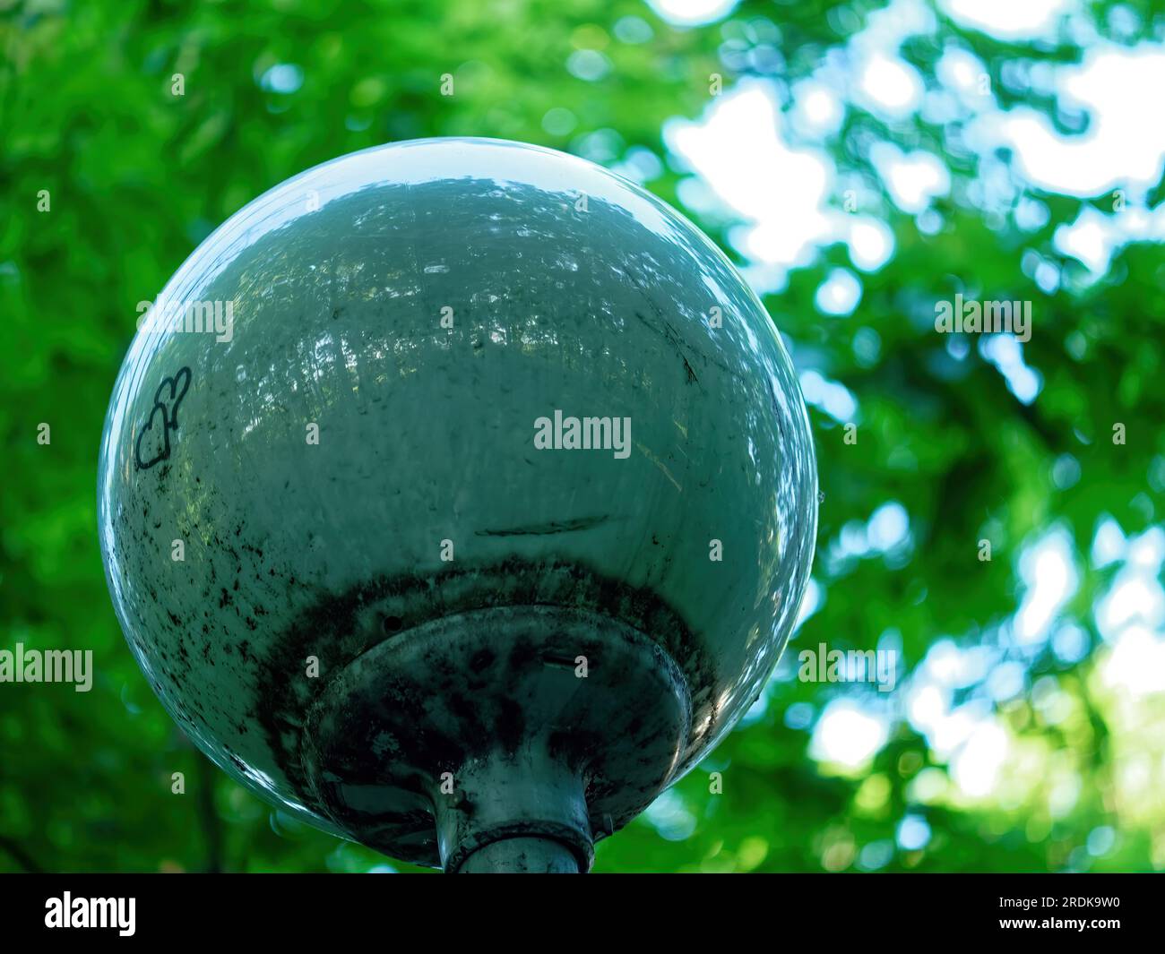 Round street lamp hi-res stock photography and images - Alamy