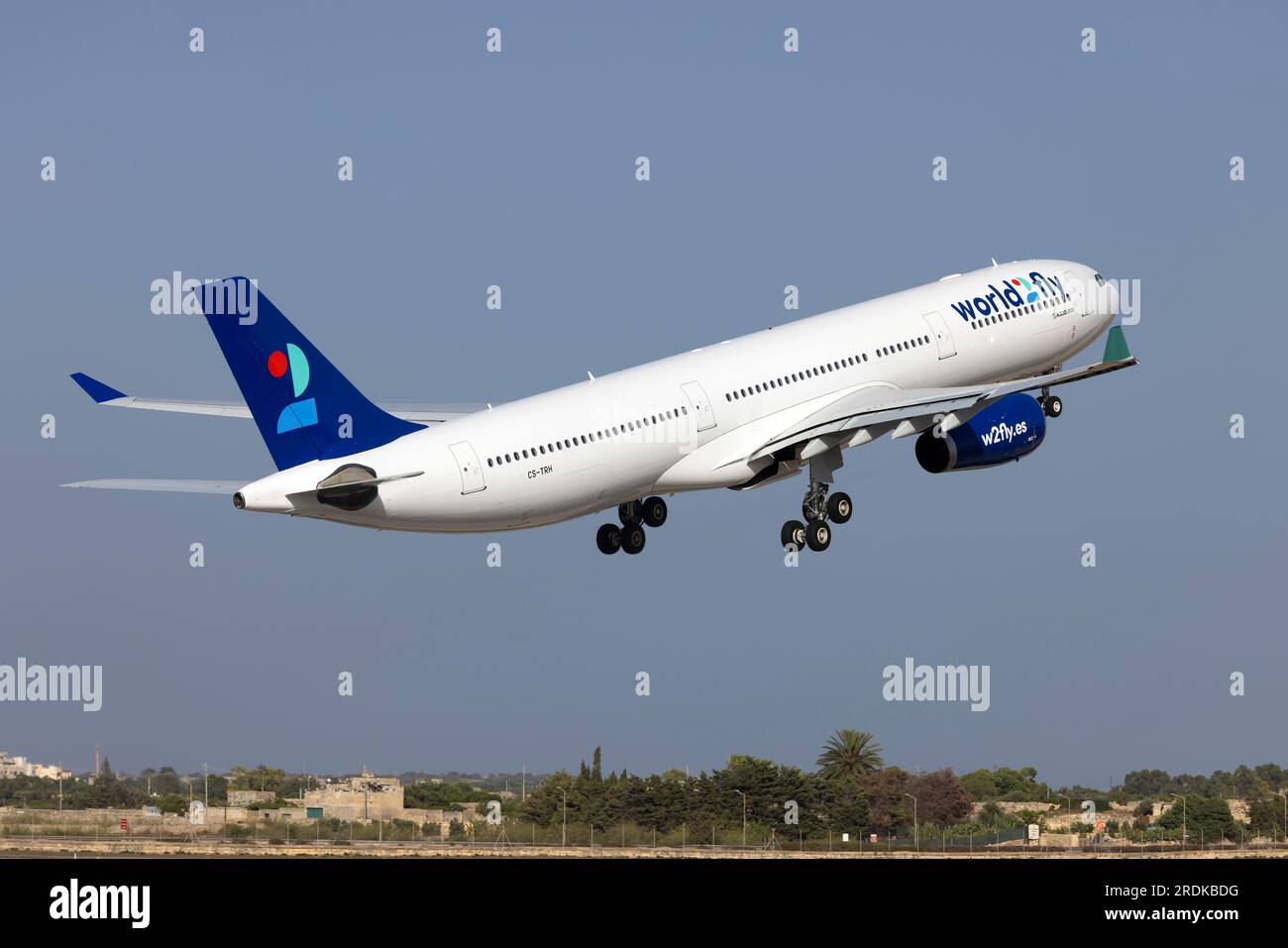 World 2 Fly Airbus A330 343 Reg Cs Trh Departing Malta After Having 